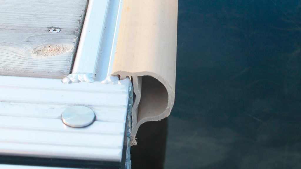 Protection and lighting - Bertrand Docks